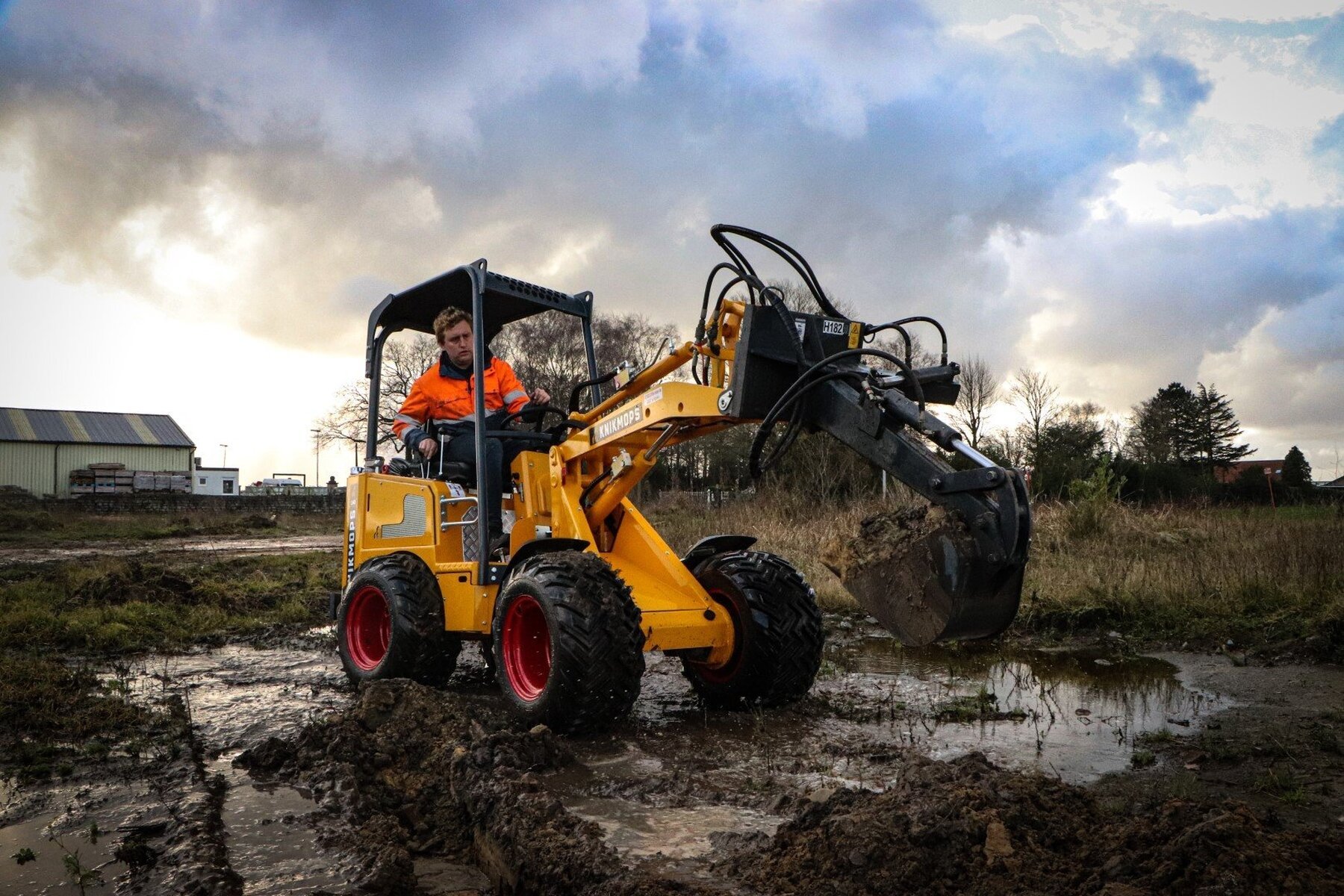 NIEUW - Knikmops KM 140